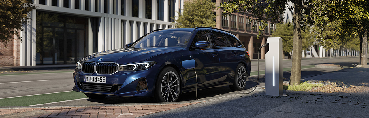 BMW 330e xDrive Touring - Autohaus Schmidt